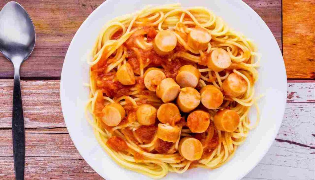 Pasta al sugo di wurstel: un successone tra i ragazzi, pronta in 10 ...