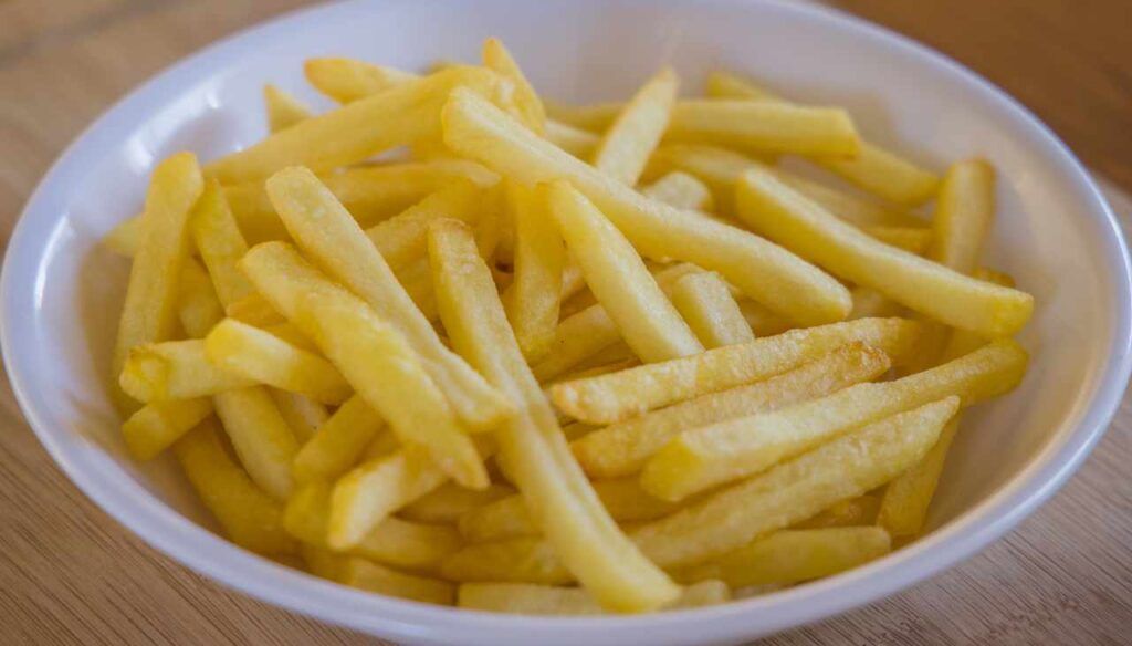 Patate fritte perfette | i trucchetti della nonna per farle più buone ...