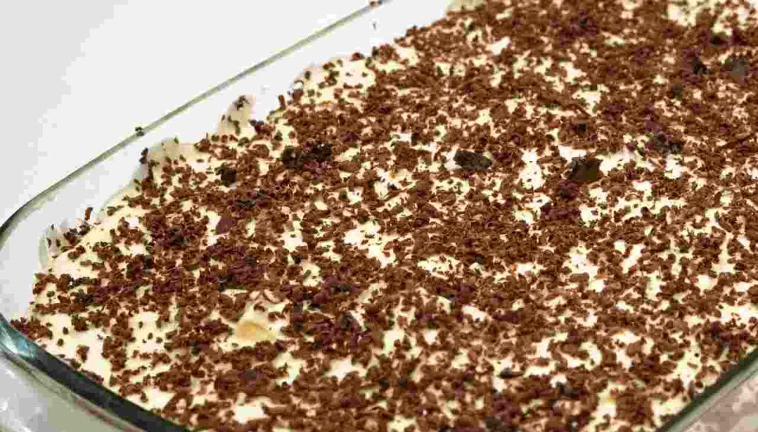 Latte e cioccolato per il mio fresco dessert, il peccato di gola senza ...