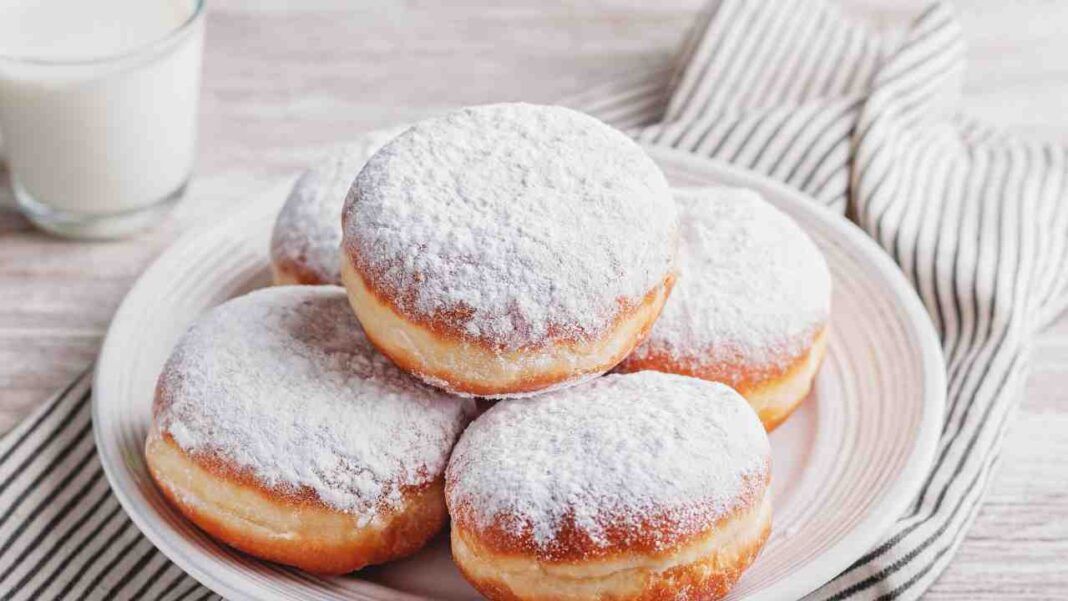 Bomboloni ripieni di confettura: la ricetta senza lievitazione e ...