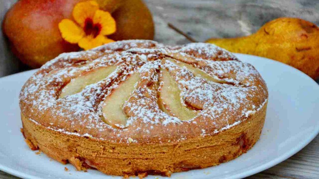 Ti avanzano delle pere troppo mature nel cesto della frutta, non le ...