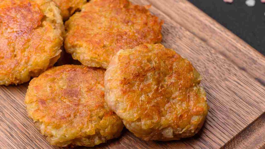 Ti sono avanzate poche patate lesse? Prepara subito questo secondo ...