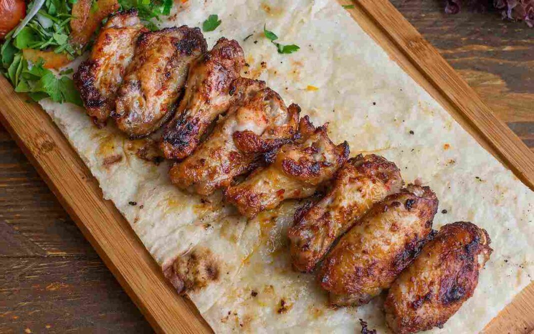Ti faccio cucinare le alette di pollo afrodisiache per come sono buone ...