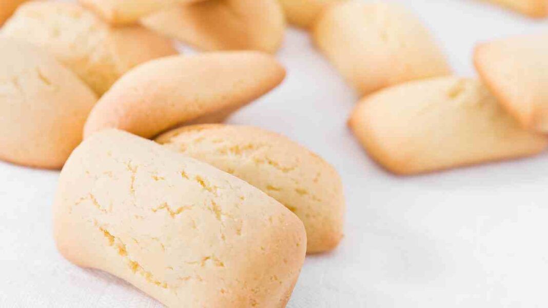 Non utilizzo uova e burro, ma pochissimo zucchero, faccio i biscotti ...