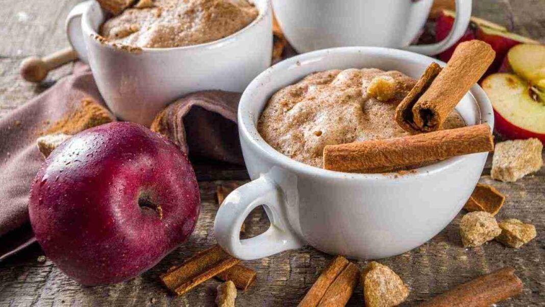 Tortino di mele senza farina, colazione perfetta pronta in 3 minuti ...