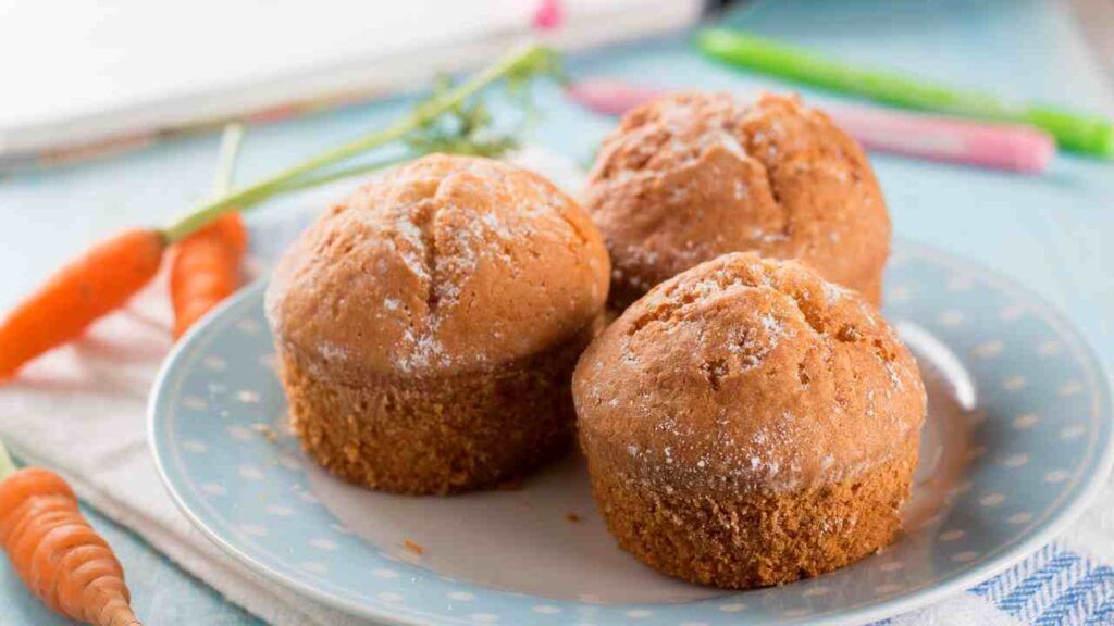 Faccio dei muffin alle carote sofficissimi, ma senza latte e uova, solo ...