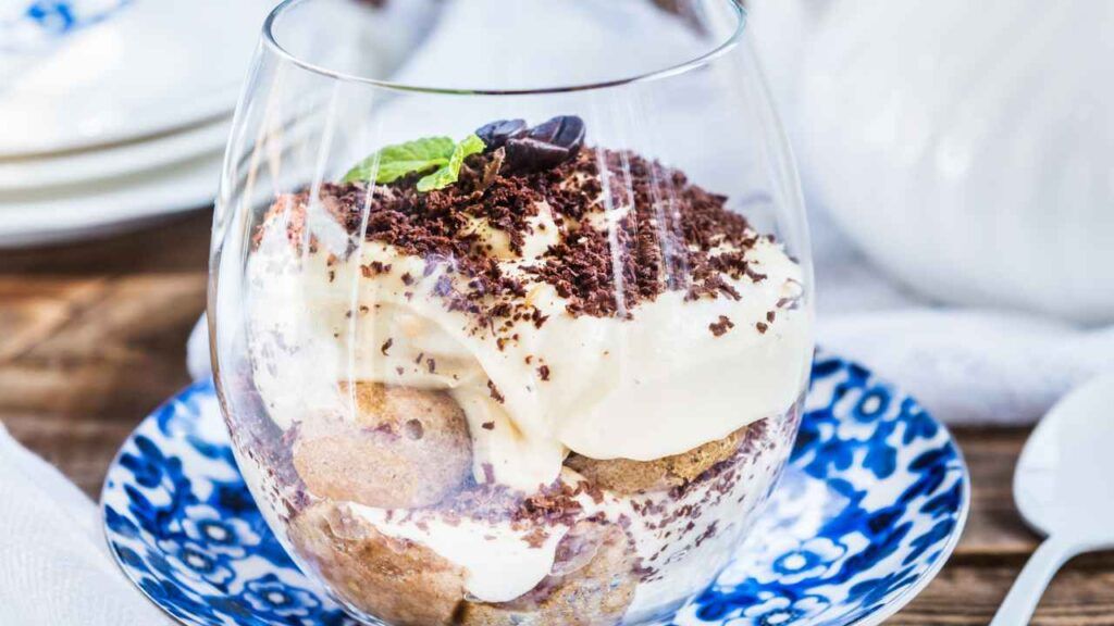 Finto tiramisù dopo cena, questo dolce al cucchiaio ha meno di 70 kcal ...