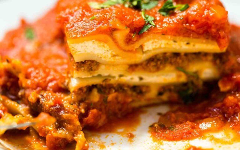 Lasagna scostumata: dimentica la solita ricetta, questa non si fa a ...