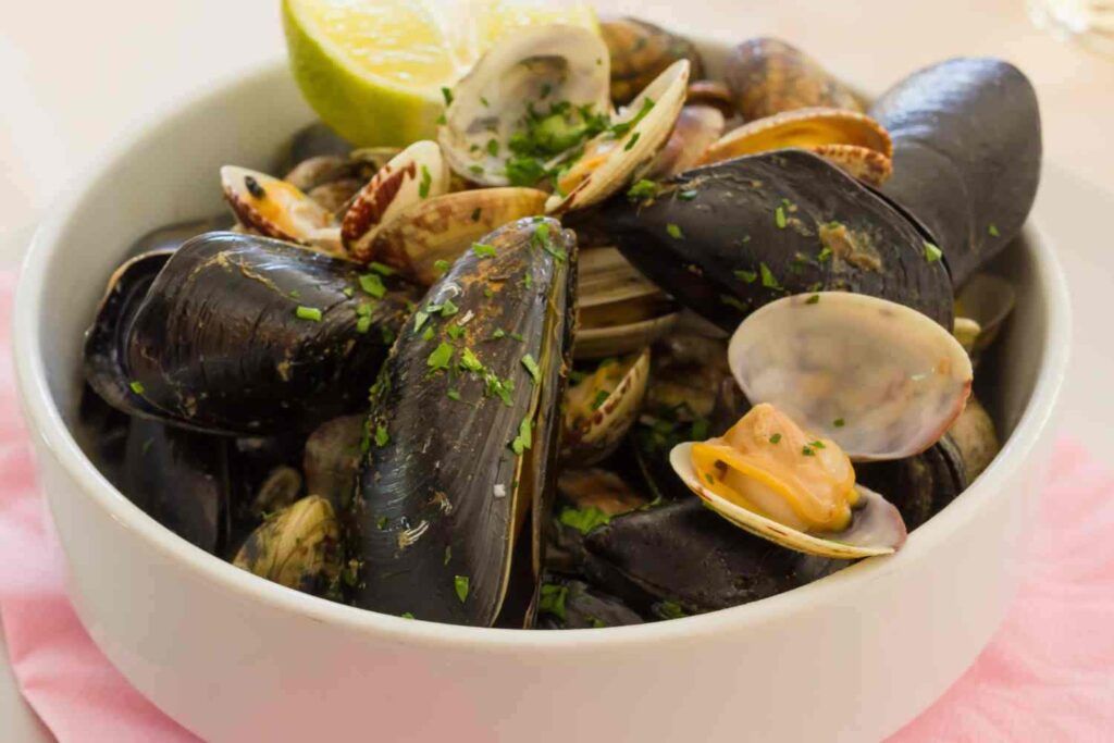 Cozze e vongole le metto insieme e faccio un soutè pazzesco, viene ...