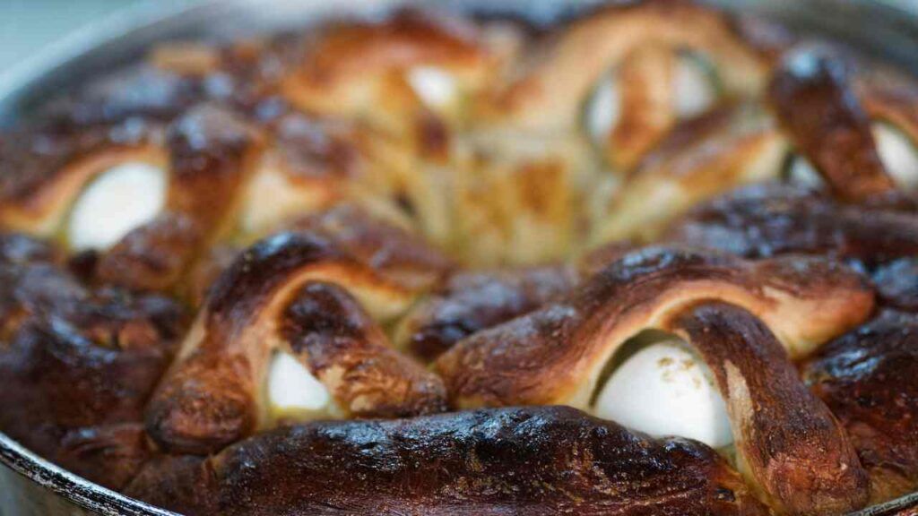 Casatiello napoletano fatto da mia zia calabrese, merita anche questo ...