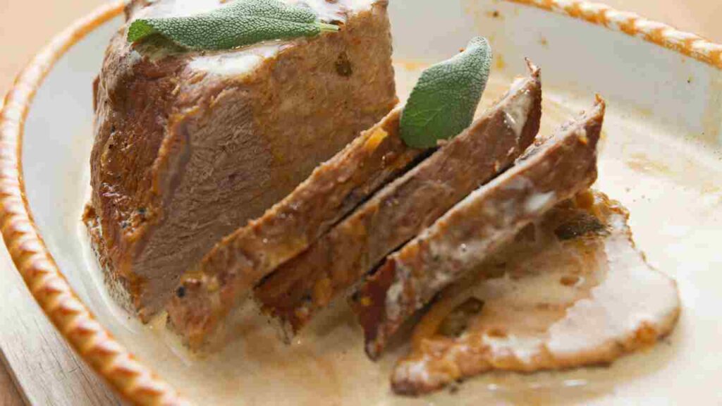 Il vitello delicato e succoso, lo prepariamo al latte e limone ...