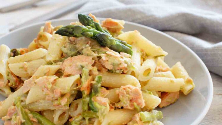 Asparagi e salmone è quello che ho nel frigo, li possiamo unire e fare ...