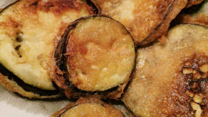 Melanzane fritte in friggitrice ad aria, la croccantezza senza odore di ...